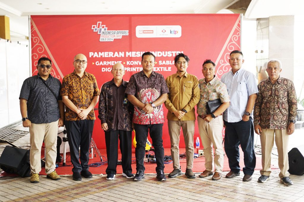 IAPE 2024 Solo, Momentum Bangkitnya Industri Produksi Pakaian - Print Media Magzine