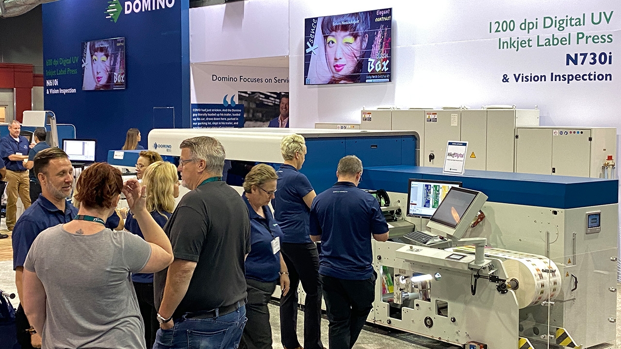 Domino meluncurkan printer inkjet UV monokrom kompak K300 di Label Expo ...